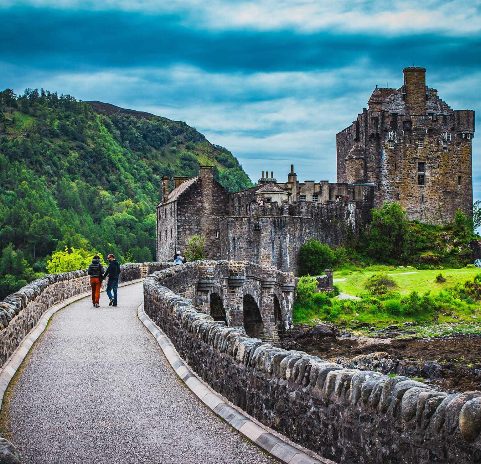 Custom Private Tours Scotland | Private Driver-Guide | Braw Scottish Tours